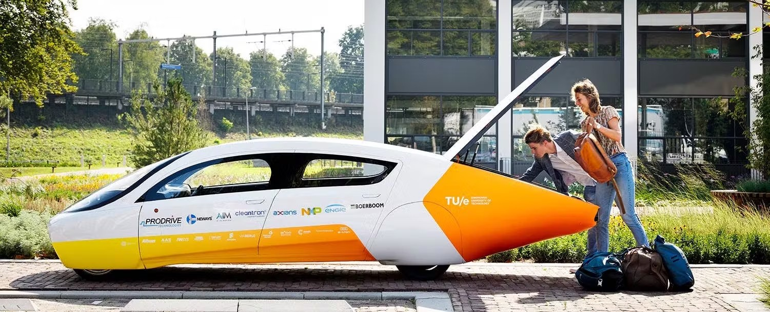 Camping-car écolo : Stella Vita, la maison solaire sur roues qui roule ...